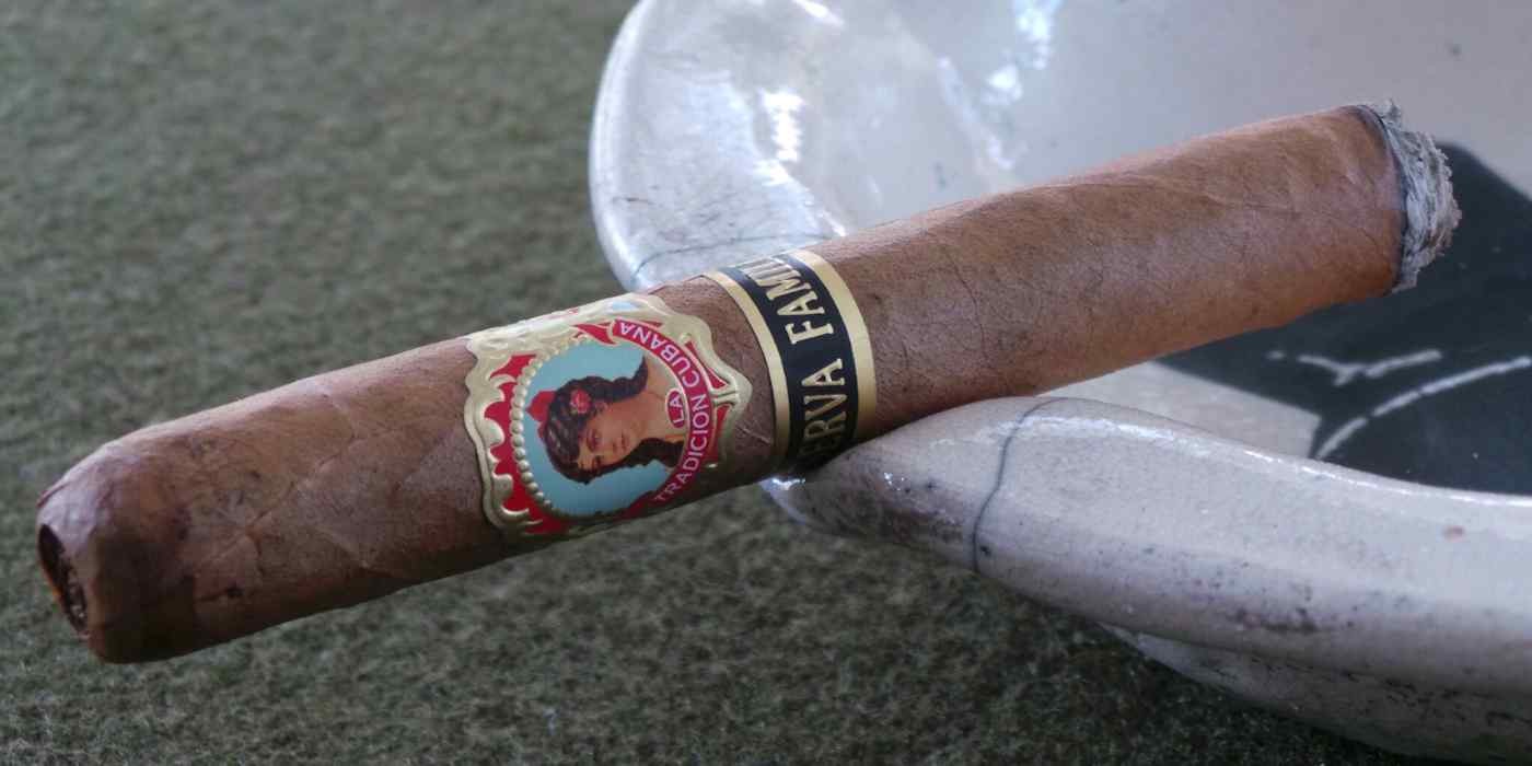 La Tradicion Cubana Reserva Familiar Natural | Half Ashed