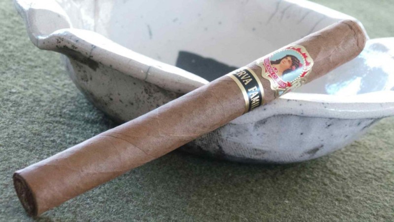 La Tradicion Cubana Reserva Familiar Natural | Half Ashed